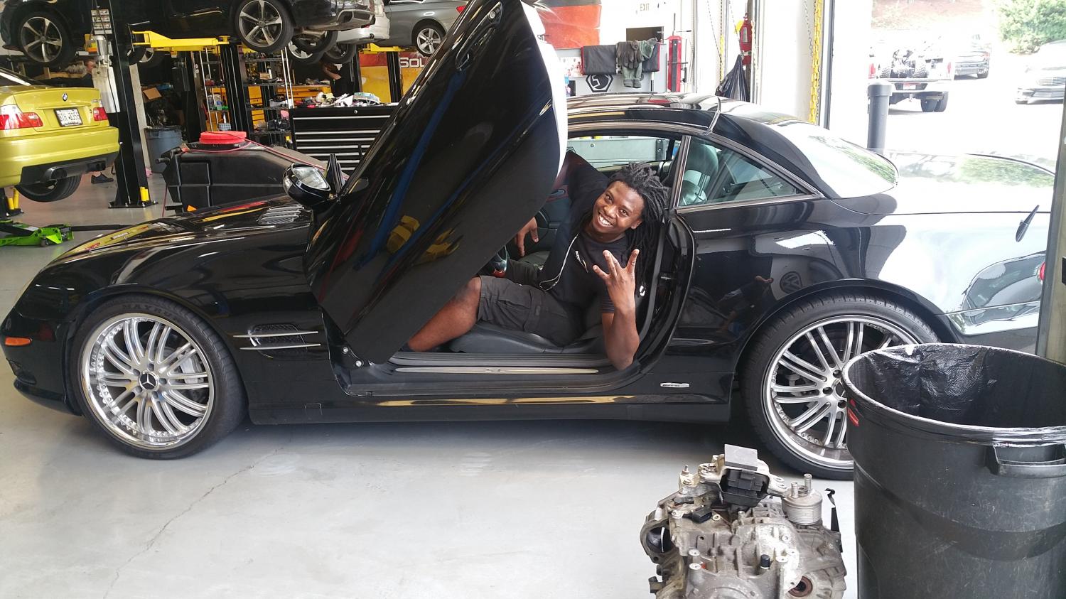 Mercedes with lambo doors - Solo Motorsports